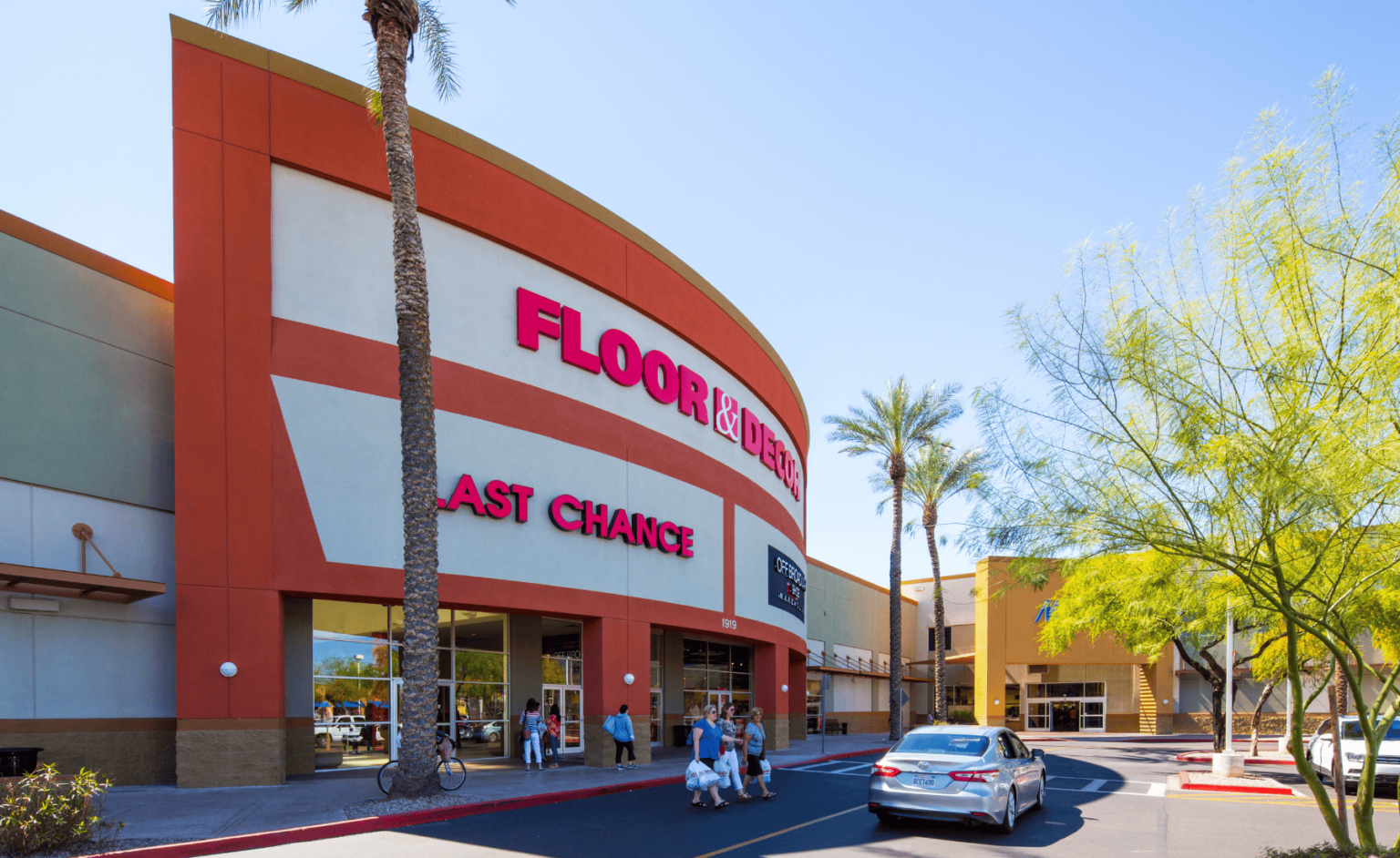 Camelback Colonnade | Central Phoenix Shopping, Dining & Services